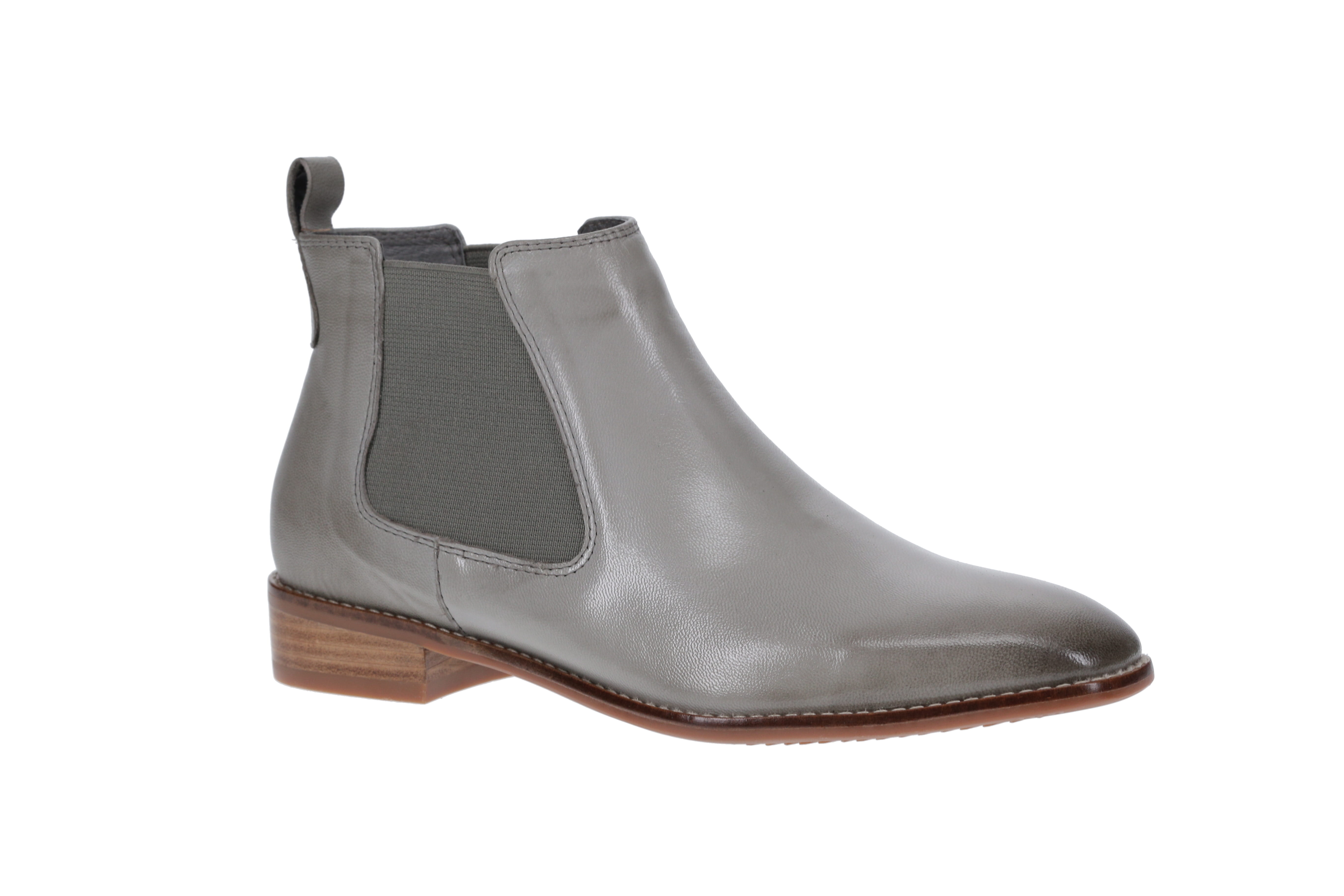 CHELSEA BOOTS – Runway Secrets